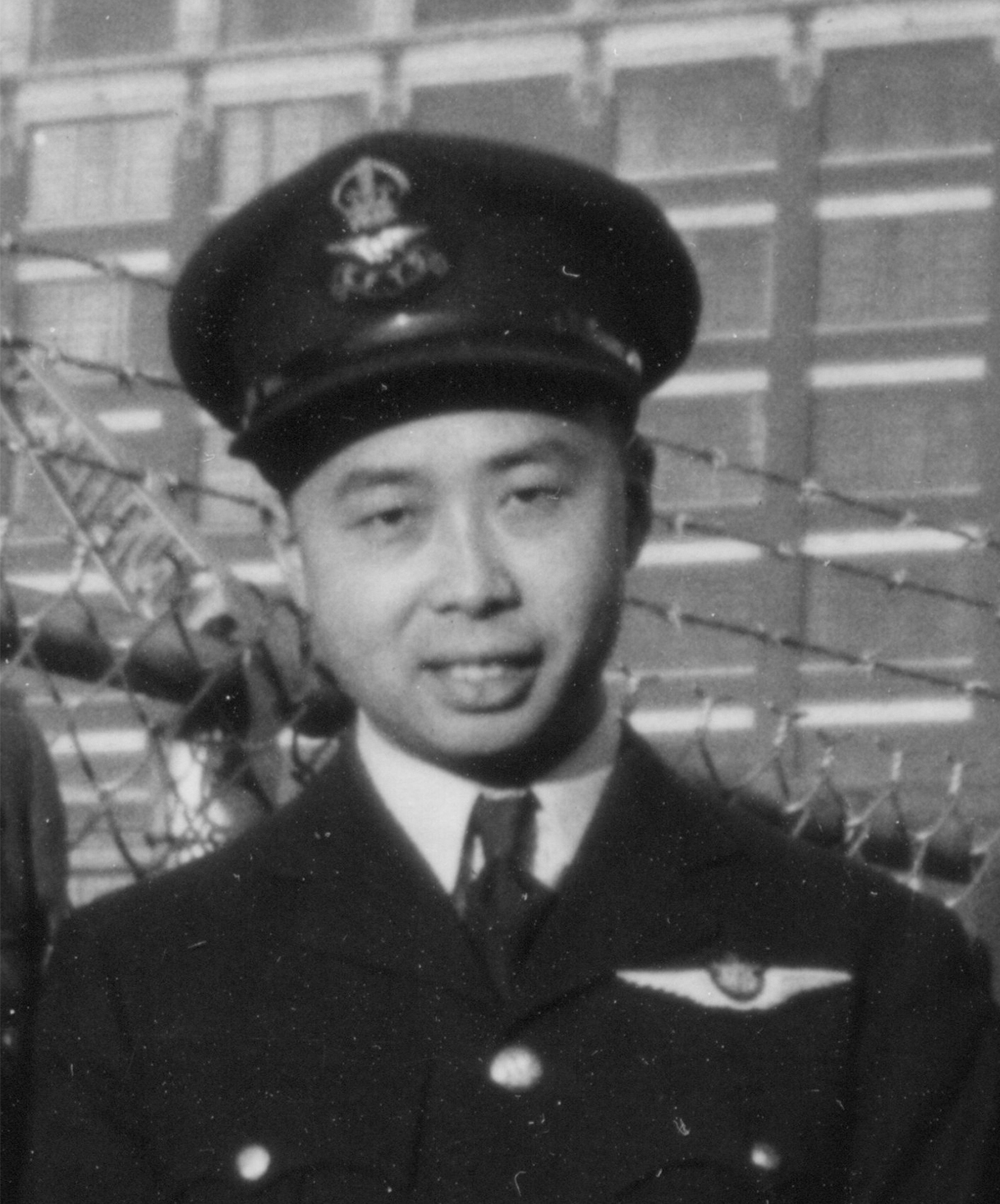 Robert Shun Wong - Chinese Canadian Military Museum Society